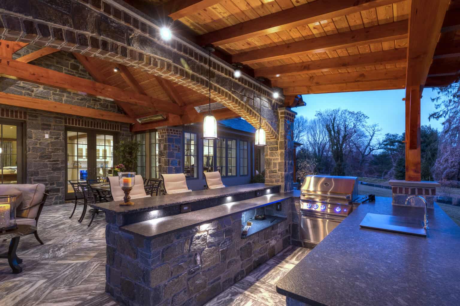 Custom Outdoor Kitchens to Brighten Up Your Summer!